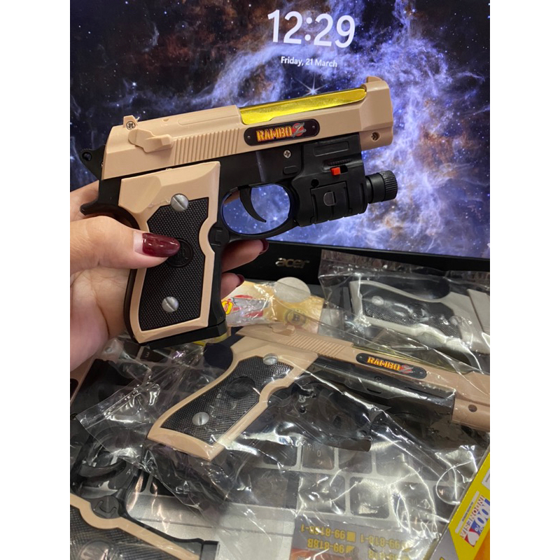 Jual MAINAN PISTOL PELURU BIJI PLASTIK DAN BER LASER | Shopee Indonesia