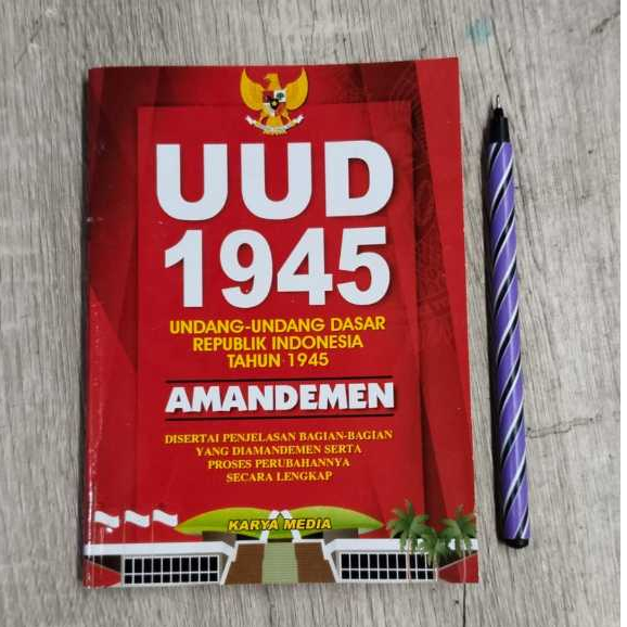 Jual Undang undang dasar tahun 1945 Amandemen urkuran kecil warna biru ...