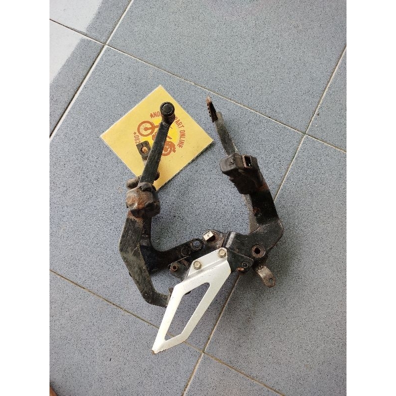 Jual footstep step depan supra gtr 150 sonic 150 original bekas copotan ...