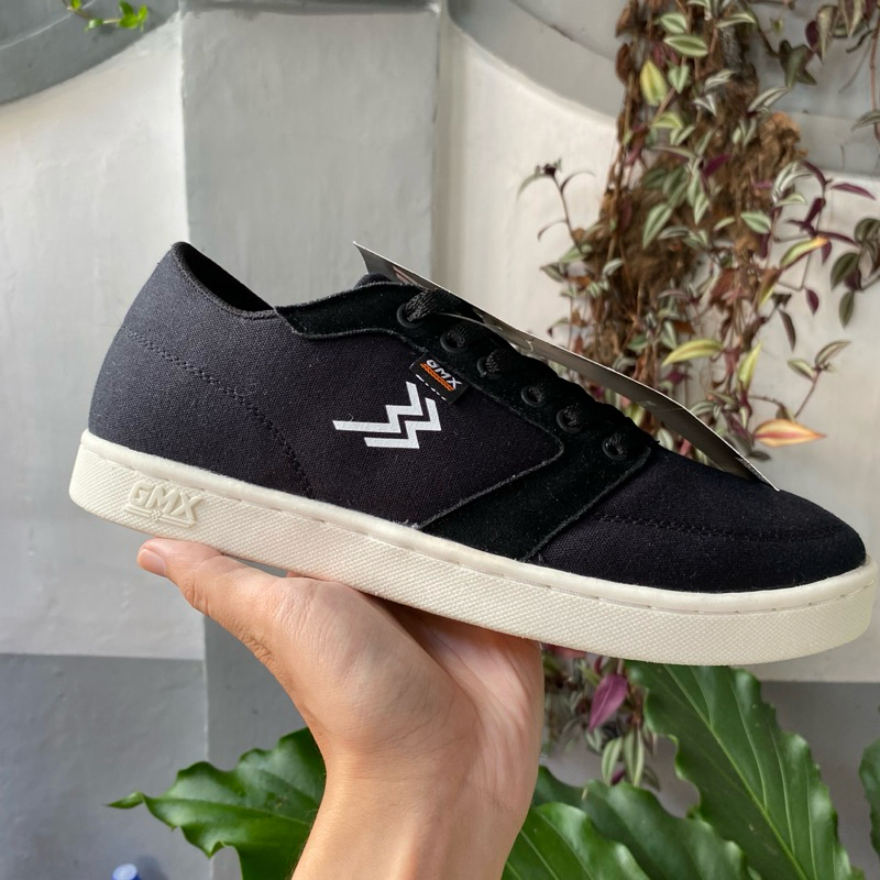 Jual Geoff Max Official - Jarvis Black White | Sepatu Pria | Sneakers ...