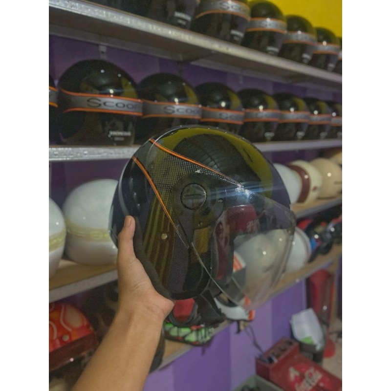 Jual HELM SCOOPY HITAM ORI BAWAAN MOTOR | Shopee Indonesia