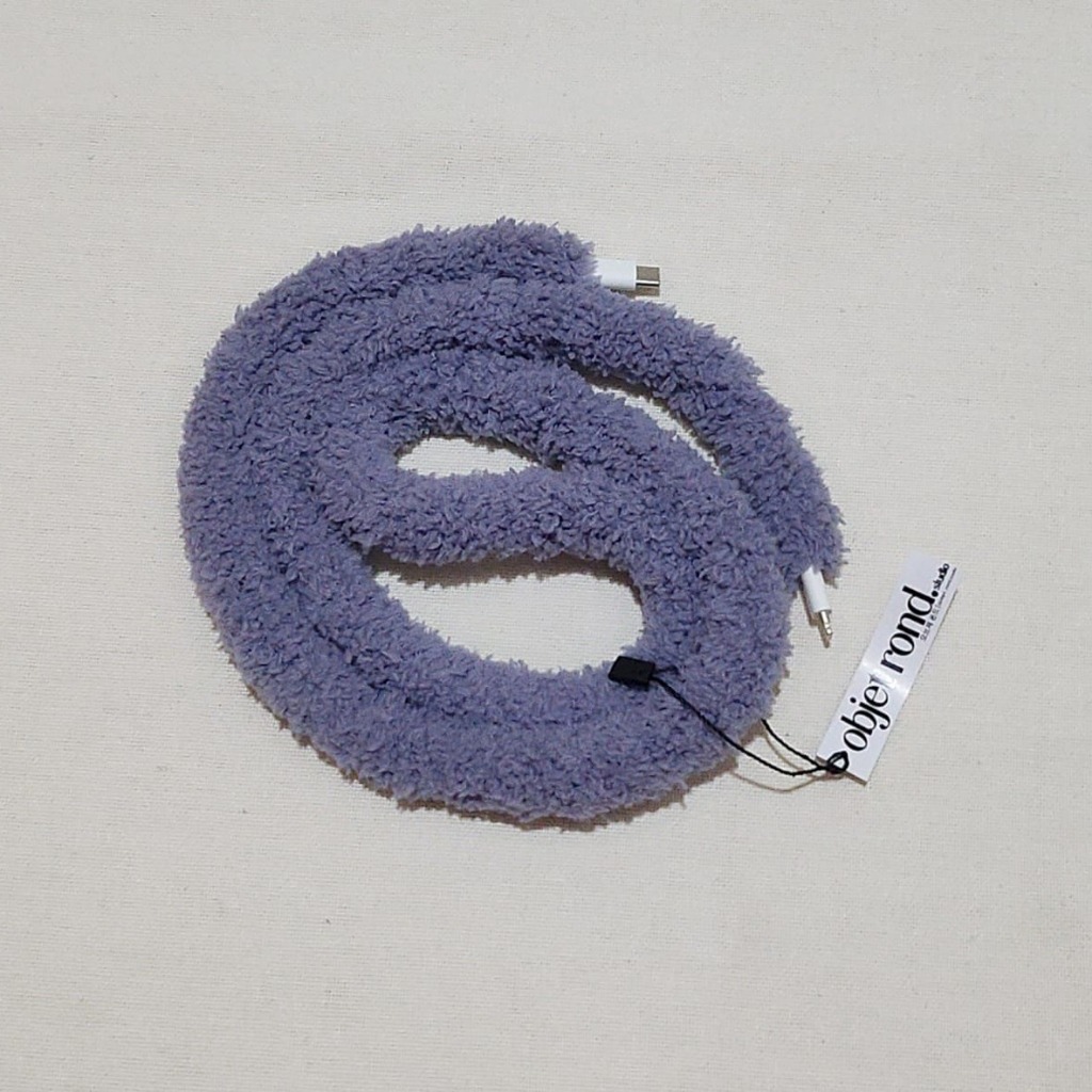Jual objet rond studio furry cable usb c-lightning | Shopee Indonesia