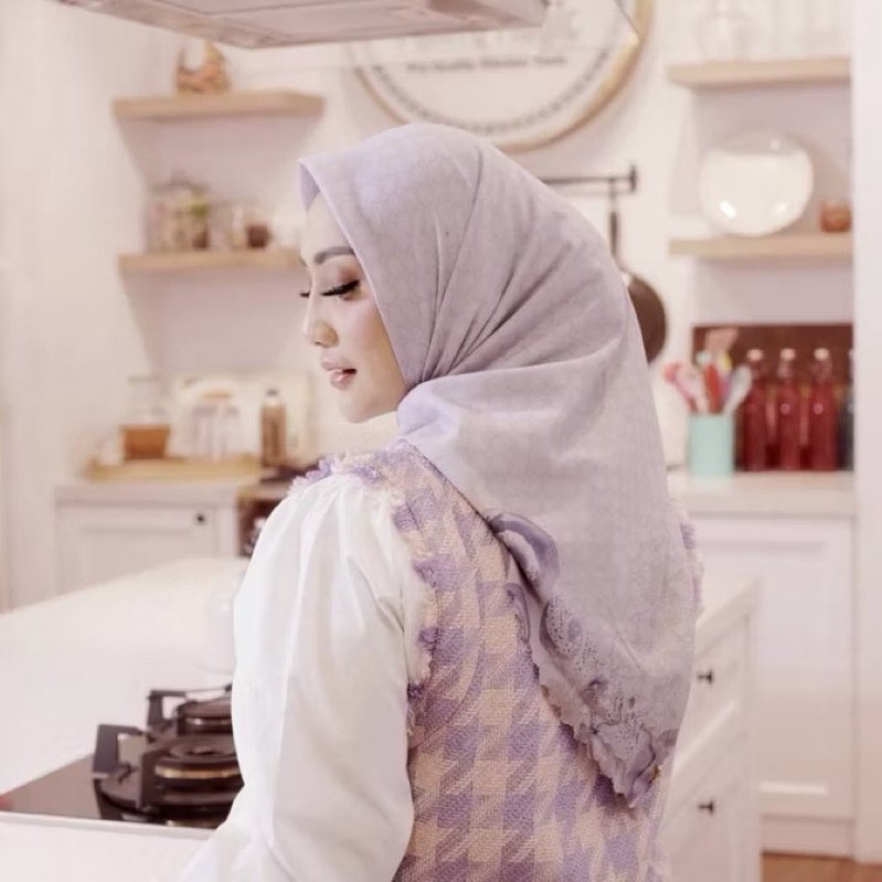 Jual La Sabelle Tabula Rasa (preloved) (bonus scarf Umama) | Shopee ...