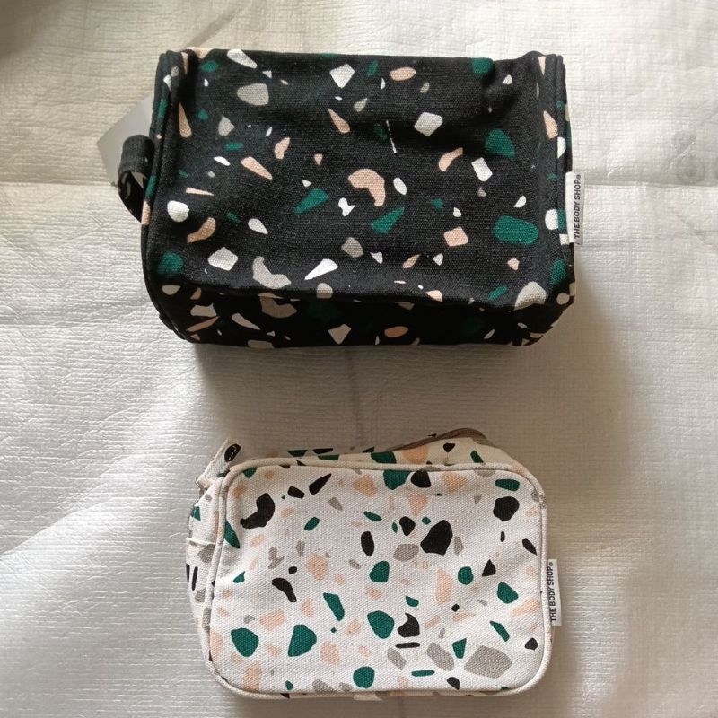 Jual travel pouch the body shop isi 2 | Shopee Indonesia