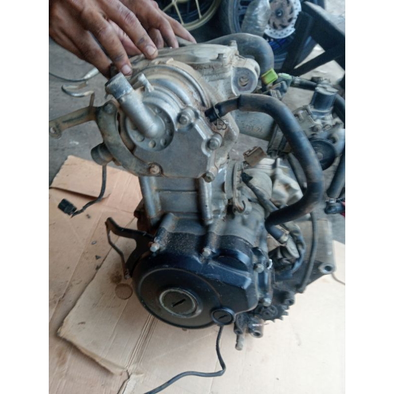 Jual mesin Yamaha R15 v2 xabre gigi 6 kondisi mesin utuh tinggal naik ...