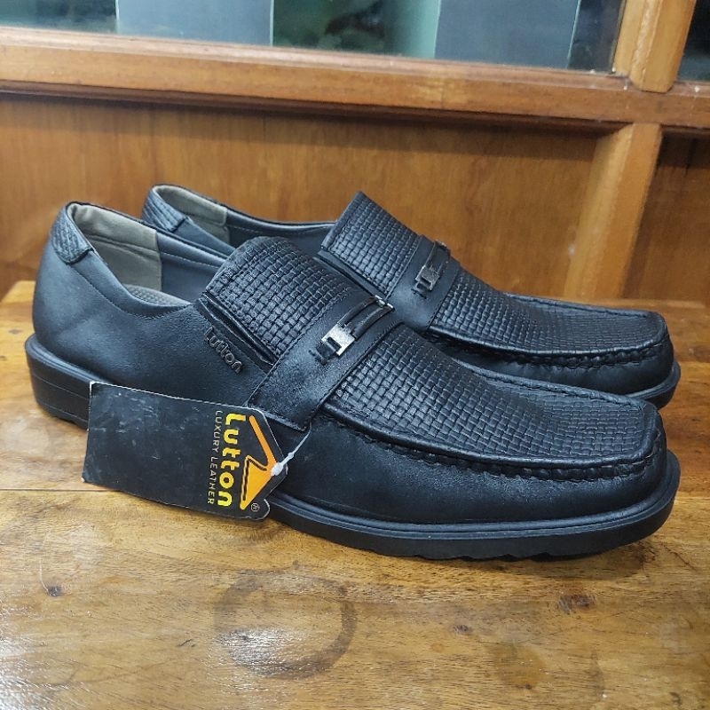 Jual sepatu loafer second lutton size 43(28cm) | Shopee Indonesia