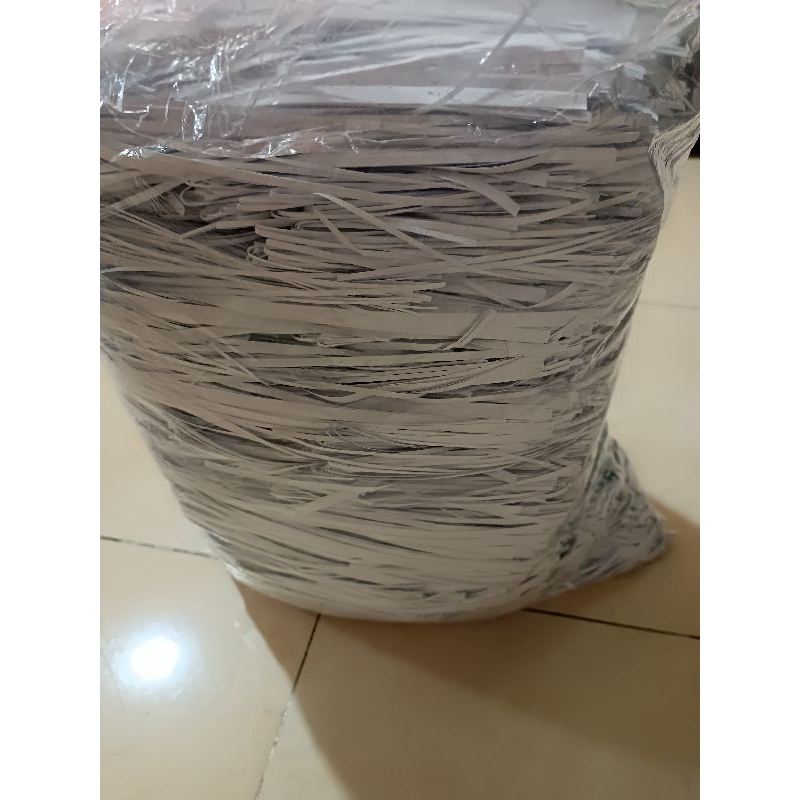 Jual Kertas cacah 1kg/ kertas serut 1kg/ kertas packing | Shopee Indonesia
