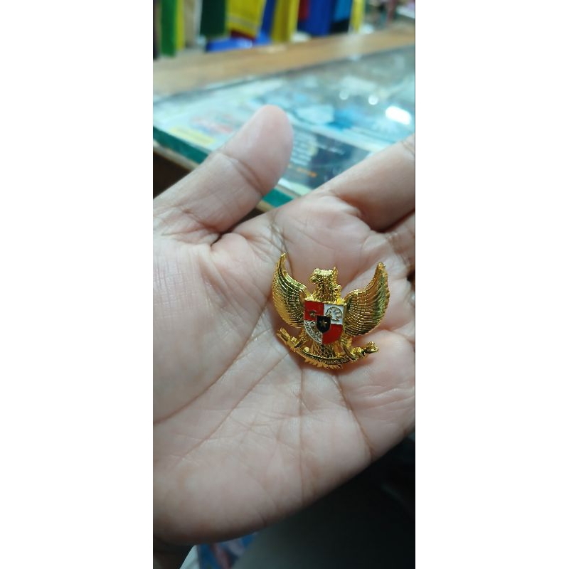 Jual Pin Garuda/Pin Garuda Pakai Peniti,ukuran 3cm | Shopee Indonesia