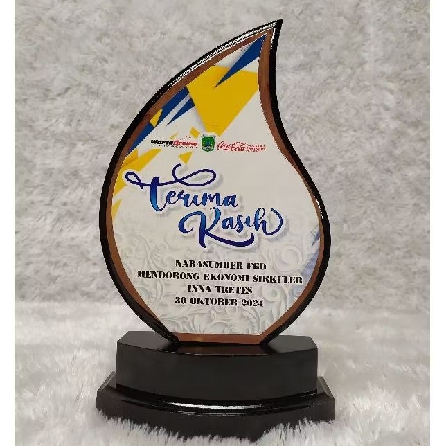 Jual PLAKAT KAYU, VANDEL KAYU, PLAKAT WISUDA, PLAKAT MURAH, PLAKAT ...