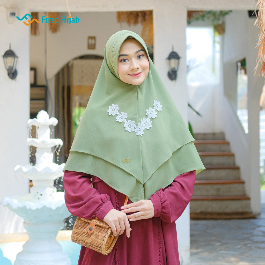 Jual FIRST HIJAB - Naura Hijab Instant Renda Bahan Ceruti | Daily Bergo | Shopee Indonesia