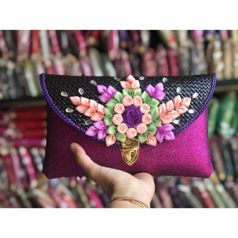 Jual dompet anyaman pandan/ clutch full bunga ungu | Shopee Indonesia