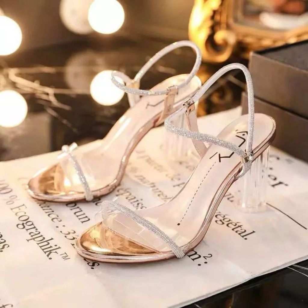 Jual sandal heels dns 23 jelly kristal hak kaca 7cm | Shopee Indonesia
