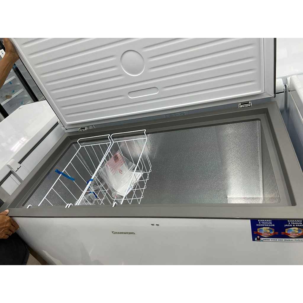 Jual freezer box chest box 300L changhong pcf 336 DW | Shopee Indonesia