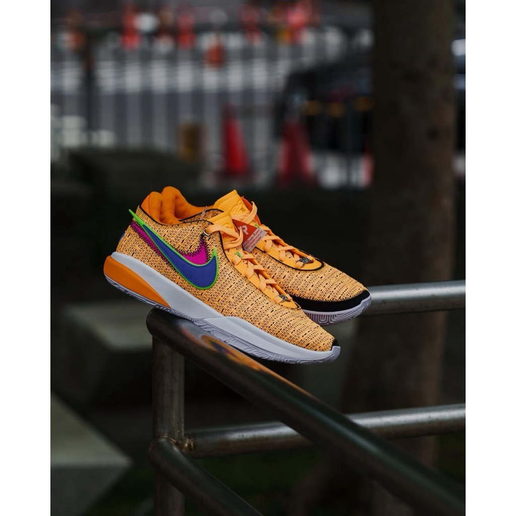 Jual sepatu basket lebron 20 original | Shopee Indonesia