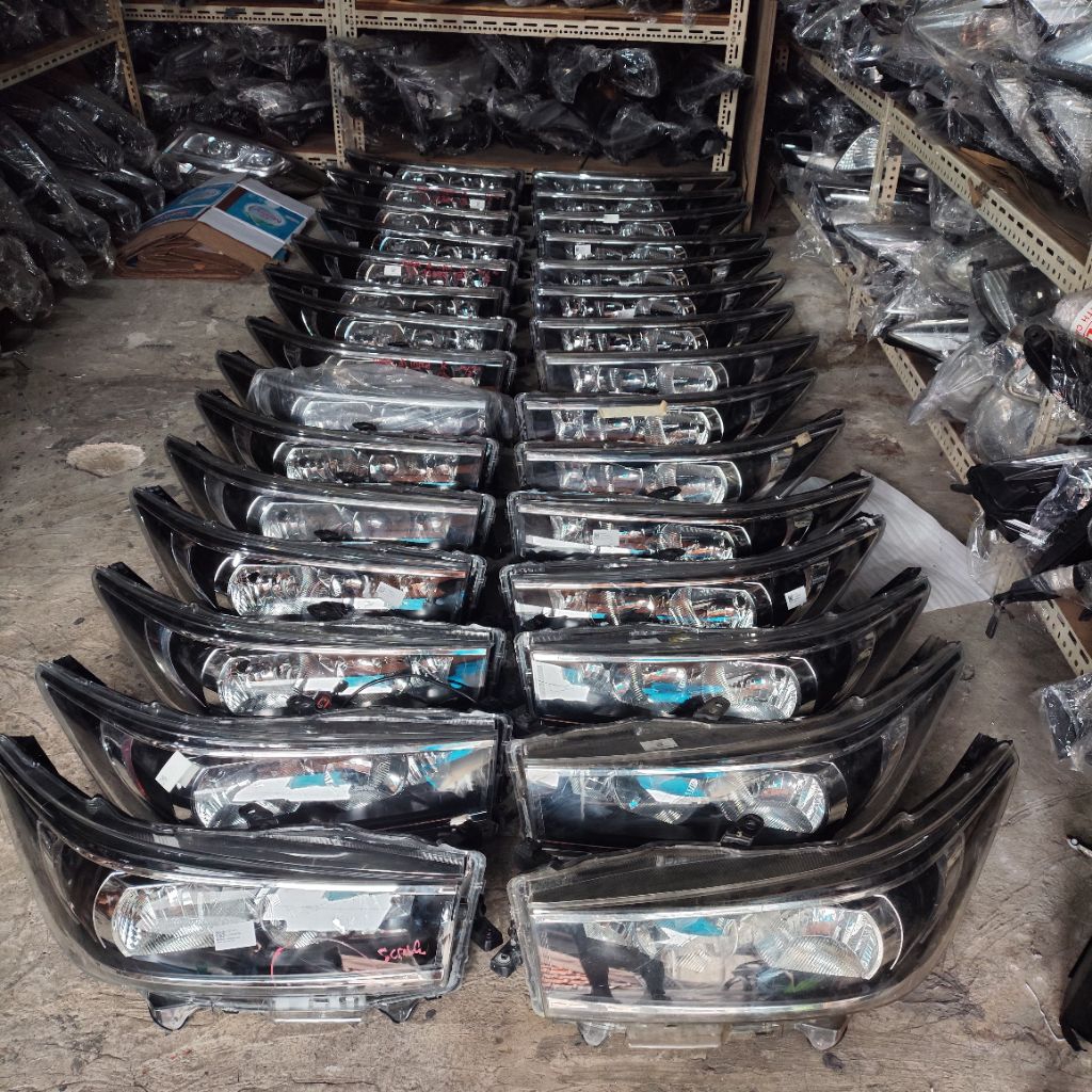 Jual Headlamp Lampu Depan Innova Reborn type G Original | Shopee Indonesia