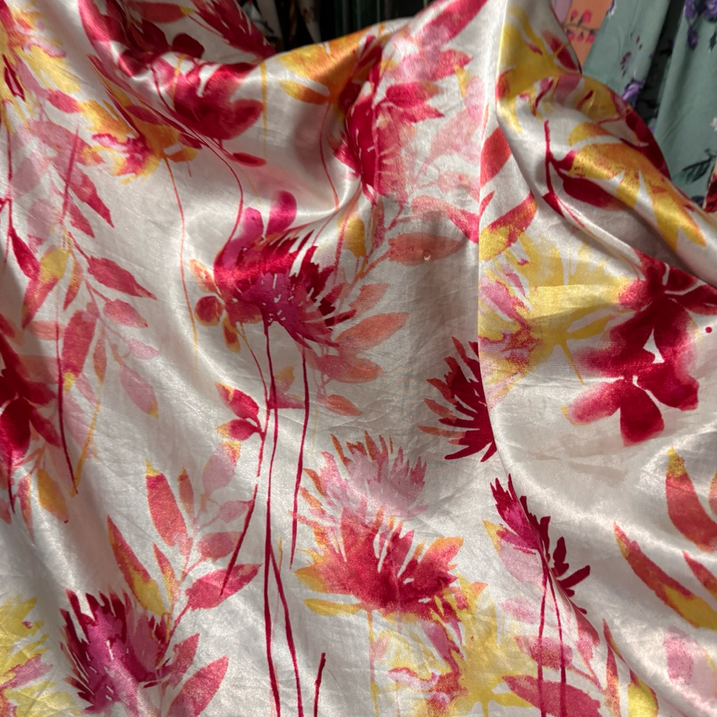 Jual Kain Satin Silk Motif Bunga Premium - Kain bahan silk Motif - kain ...