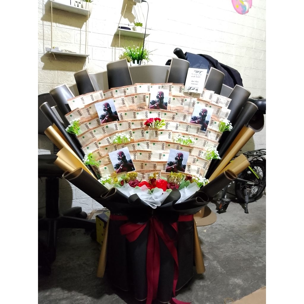 Jual Buket 50 lembar size Large money bouquet model kipas boneka ...