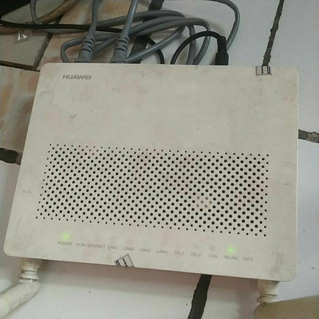 Jual Router HUAWEI HG8245H port biru tanpa adaptor, garansi nyala dan normal. Foto deskripsi ...