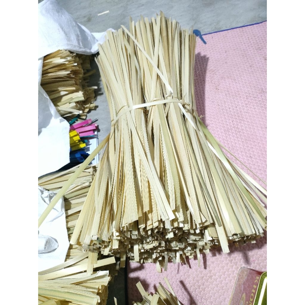 Jual iratan bambu isi 500.biji / Bahan kerajinan tangan anyaman bambu ...