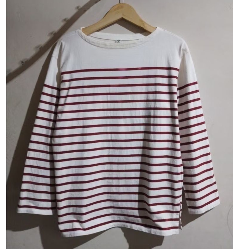 Jual UNIQLO Kaos Salur Warna Maroon Putih | Shopee Indonesia