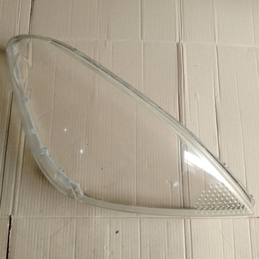 Jual Kaca Mika Headlamp Lampu Depan Toyota Innova 2005-2011 Original ...