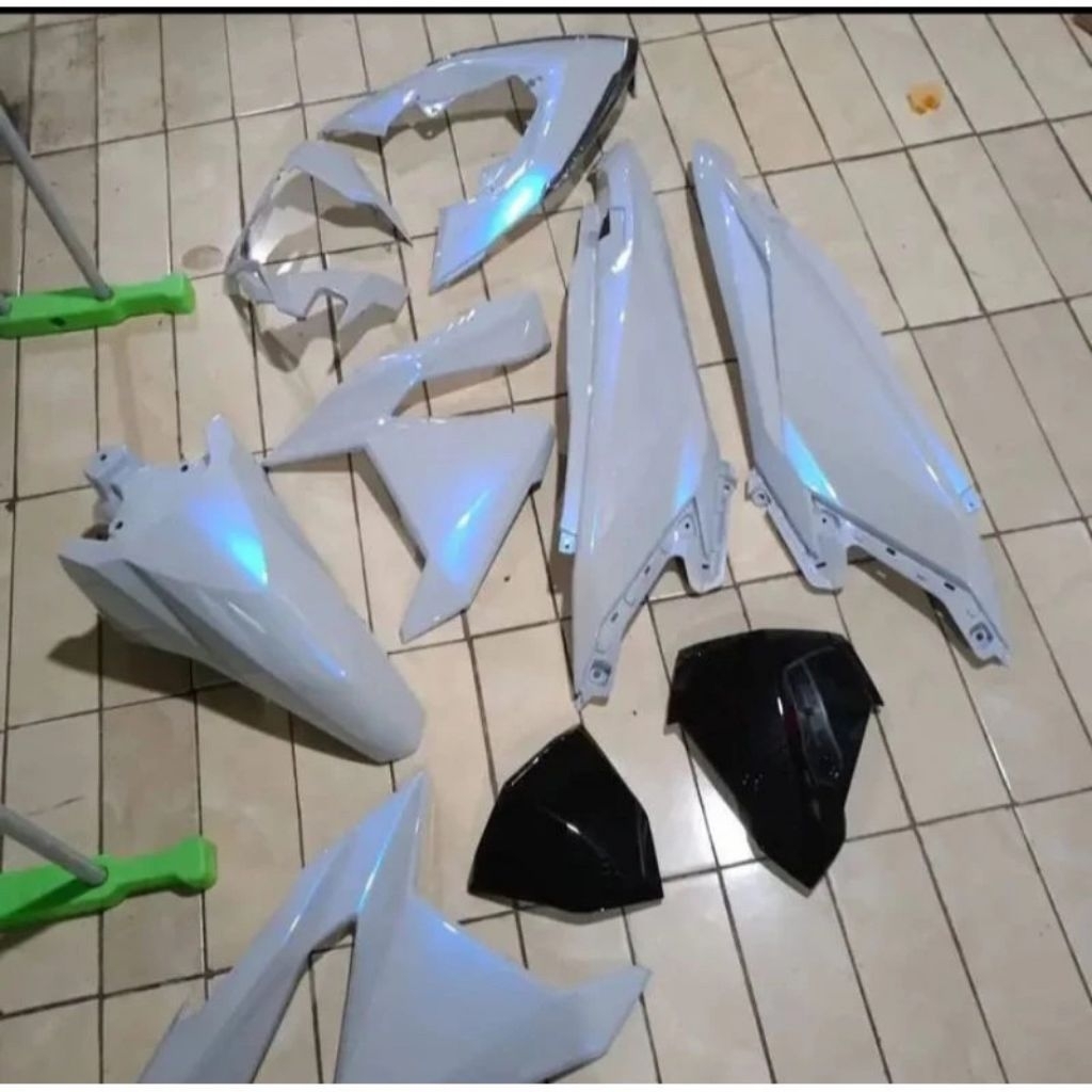Jual fullset body halus Honda Vario 125/150 LED old warna putih ...