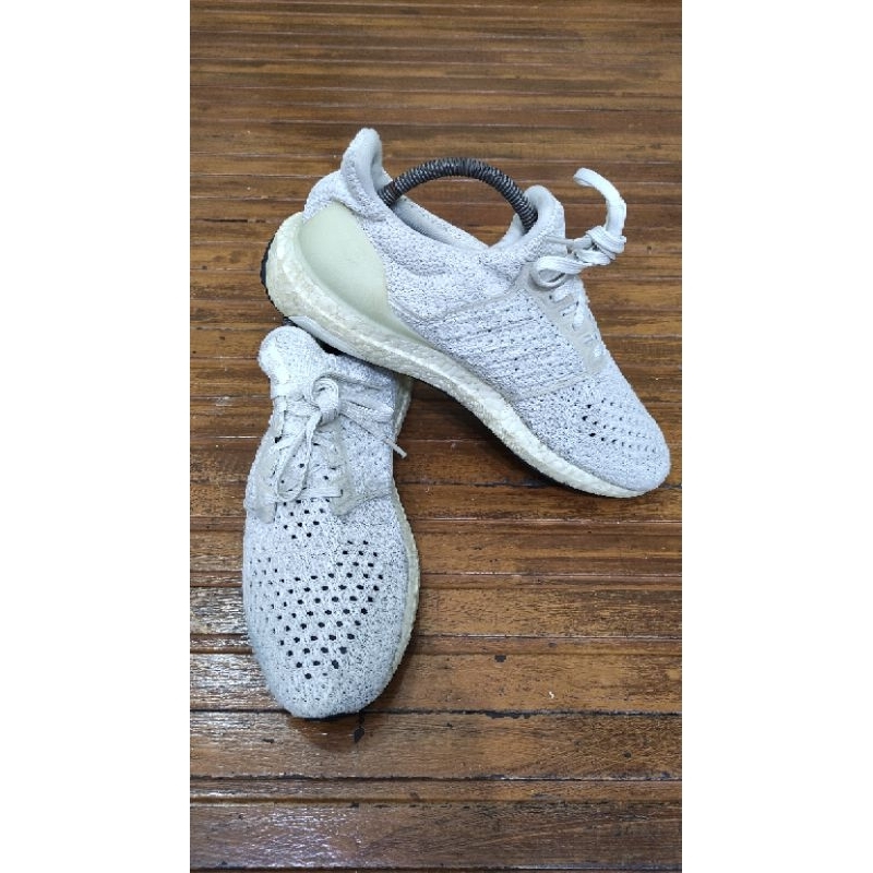 Jual THRIFT SEPATU ADIDAS ULTRABOSST | SEPATU SECOND | SEPATU CAKAR ...