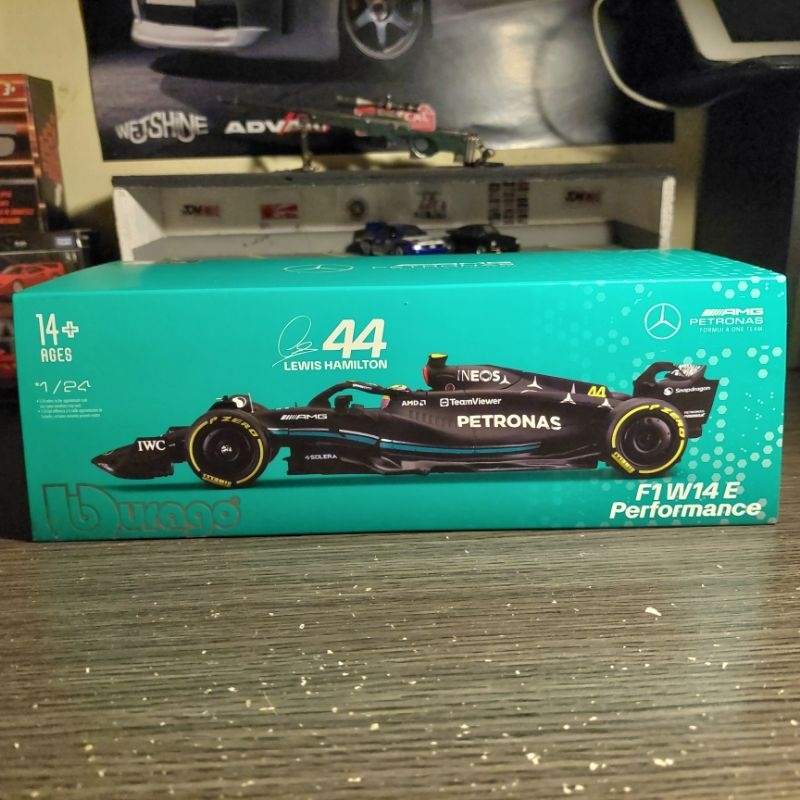 Jual BBURAGO F1 1:24 MERCEDES LEWIS HAMILTON NO.44 | Shopee Indonesia