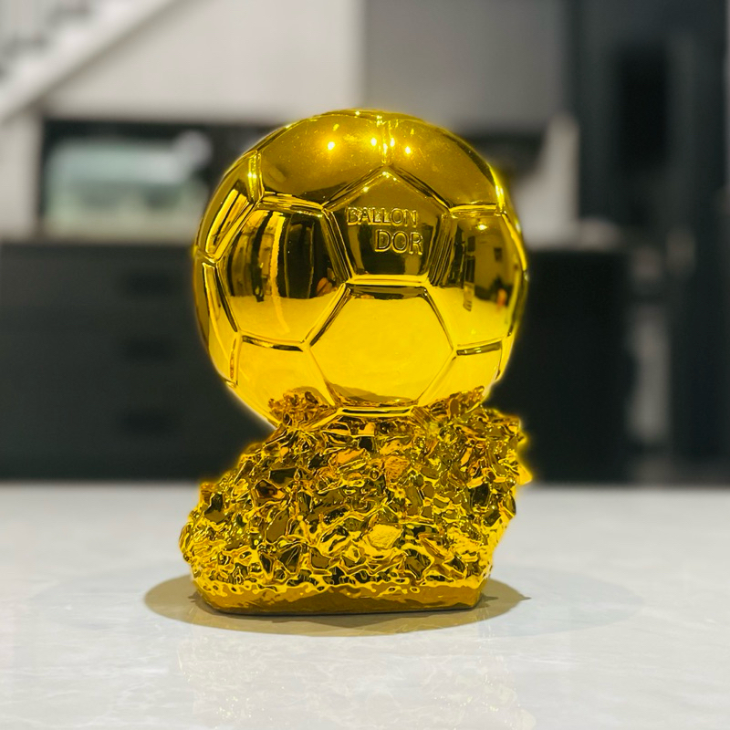 Jual Miniatur Replika Trofi Ballon D’Or 25cm Piala Koleksi Penghargaan ...