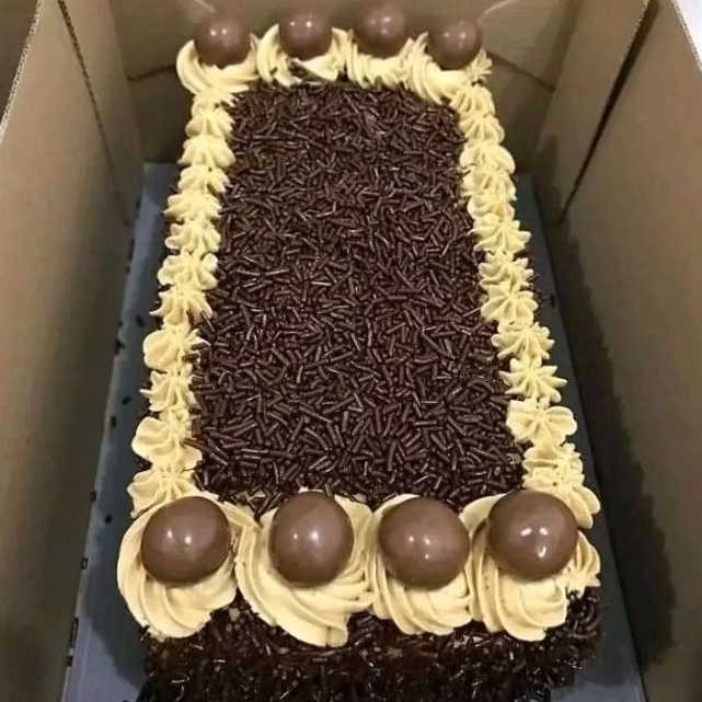 Jual Bolu chocolate meses cream moka | Shopee Indonesia