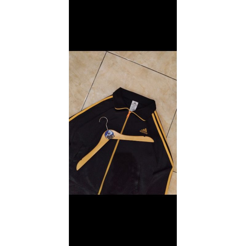 Jual Tc Adidas black yellow | Shopee Indonesia