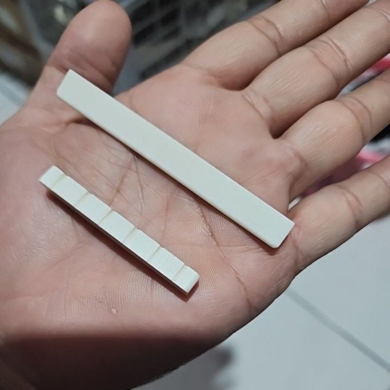 Jual Saddle Nut Gitar Clasik Bahan Tulang Sapi Asli/Sadel Nut Clasik ...