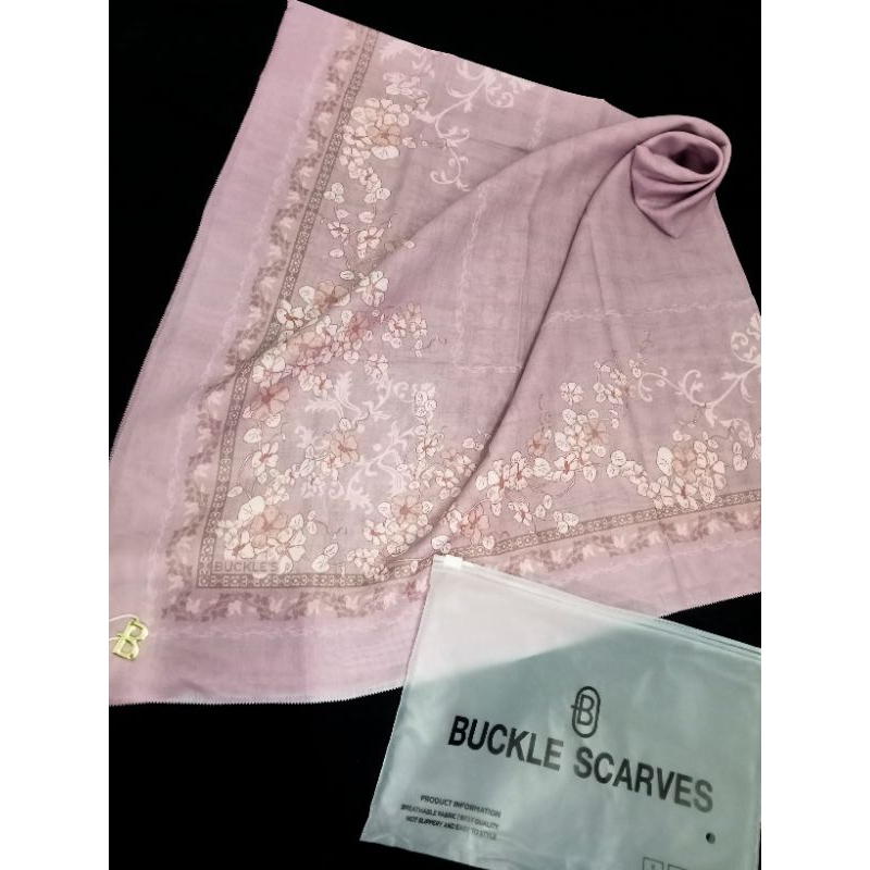Jual HIJAB / JILBAB SEGI EMPAT BUCKLE SCRAVES MOTIF METAL LOGO ...