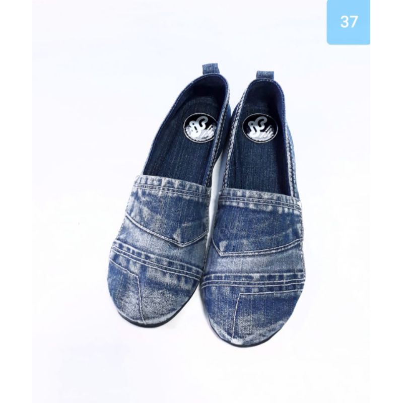 Jual Sepatu Denim Motif Unik Abu-abu Size 37 | Shopee Indonesia
