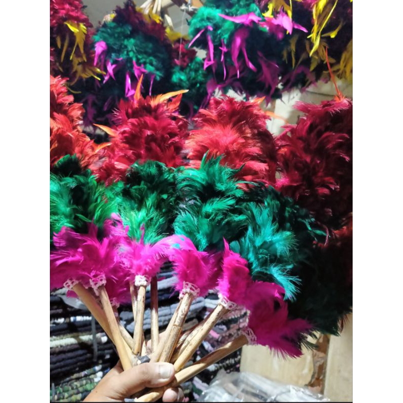 Jual Kemoceng Bulu Ayam Pembersih Debu - Gagang Rotan - 45cm - Cleaning ...