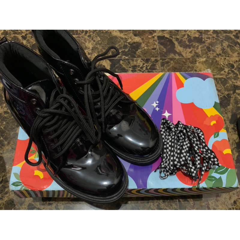 Jual Preloved sepatu boots Adorable projects | Shopee Indonesia