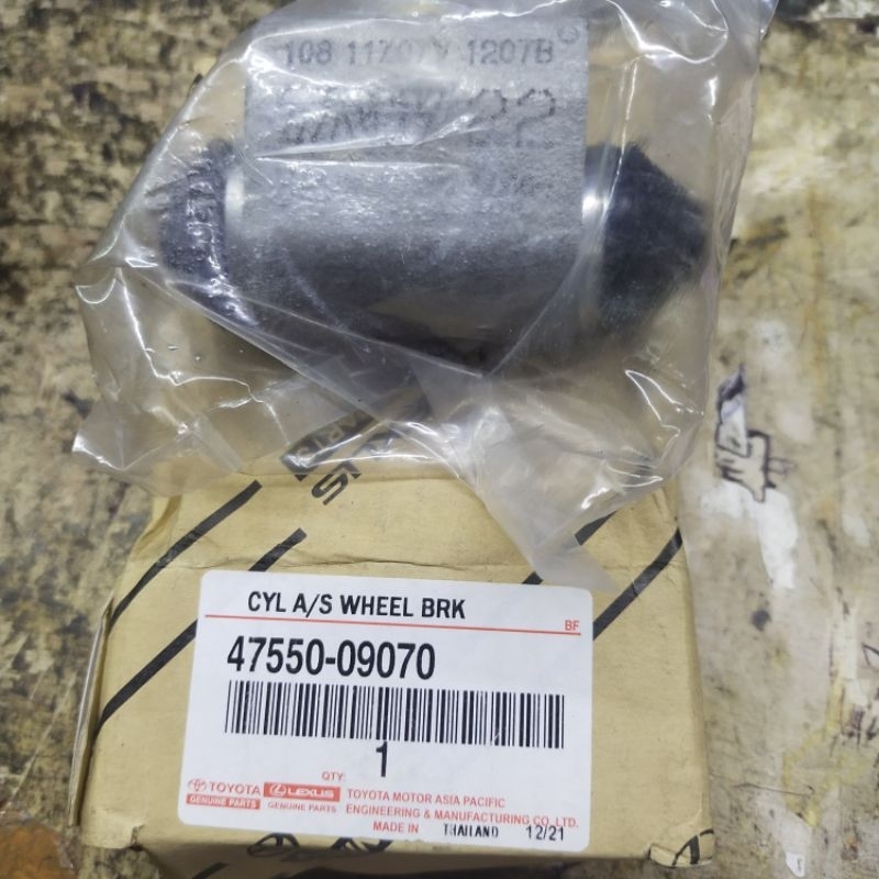 Jual Wheel Cylinder Toyota Fortuner Hilux Double Cabin 47550-09070 ...