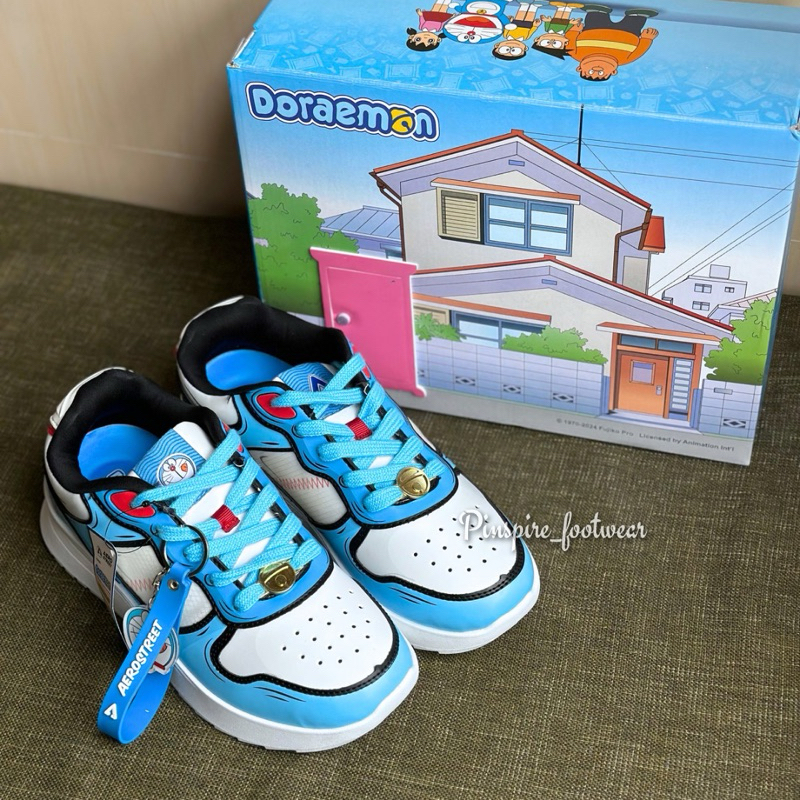 Jual AEROSTREET X DORAEMON BIRU LIMITED EDITION 1000PCS ORIGINAL 100% ...