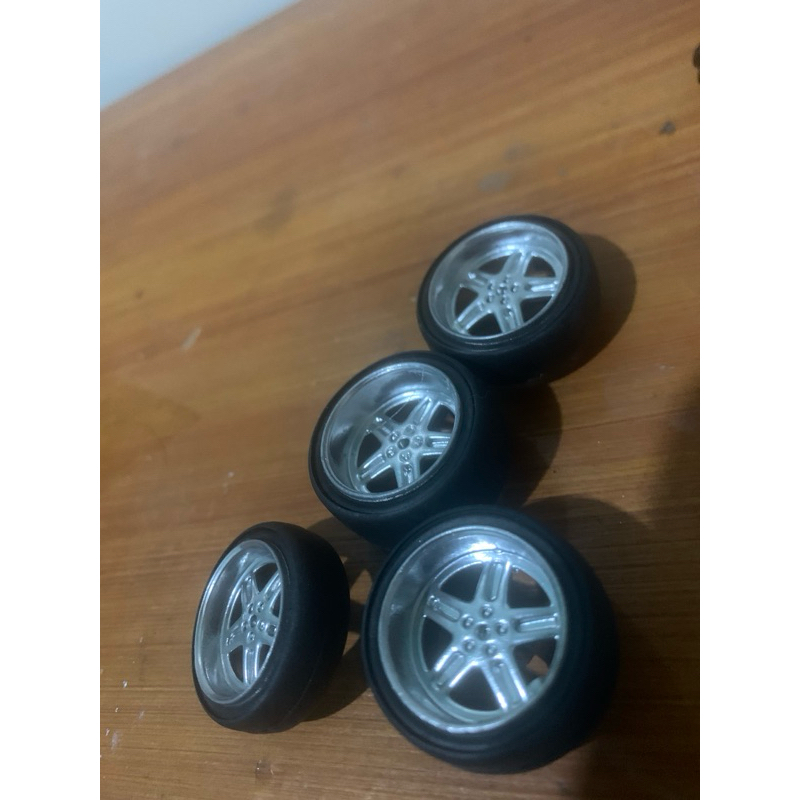 Jual Miniatur velg Bus Ban Karet | Shopee Indonesia