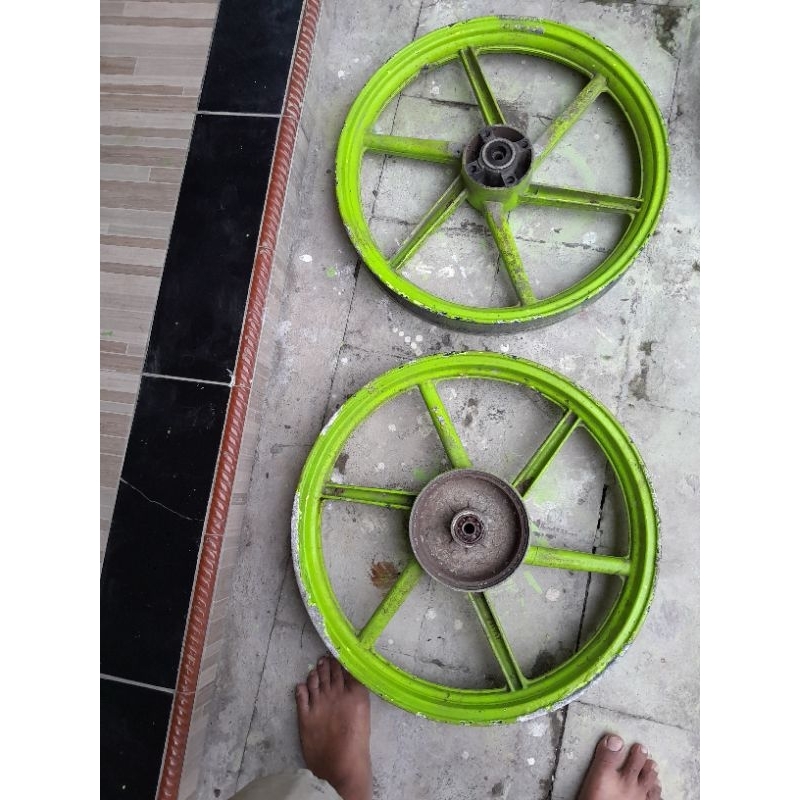 Jual velg vega r new jupiter fiz r racing & jari2 ring 17 BEKAS satuan ...