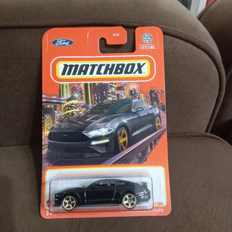 Jual 19 ford mustang coupe matchbox hitam velg gold | Shopee Indonesia