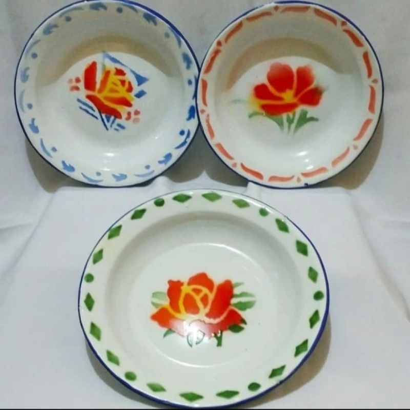 Jual Piring Enamel Jadul / Piring Seng Enamel Motif Kembang 22cm dan ...