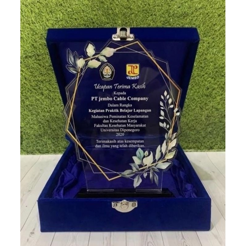 Jual Piagam Akrilik/Plakat Akrilik 5mm | Shopee Indonesia