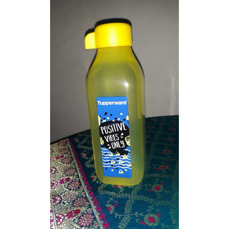 Jual BARU tupperware botol minum kuning 500ml | Shopee Indonesia