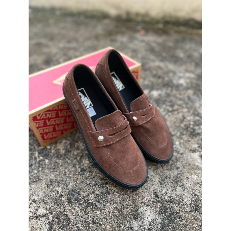 Jual VANS STYLE 53 SPIKES BROWN SLIP ON | Shopee Indonesia