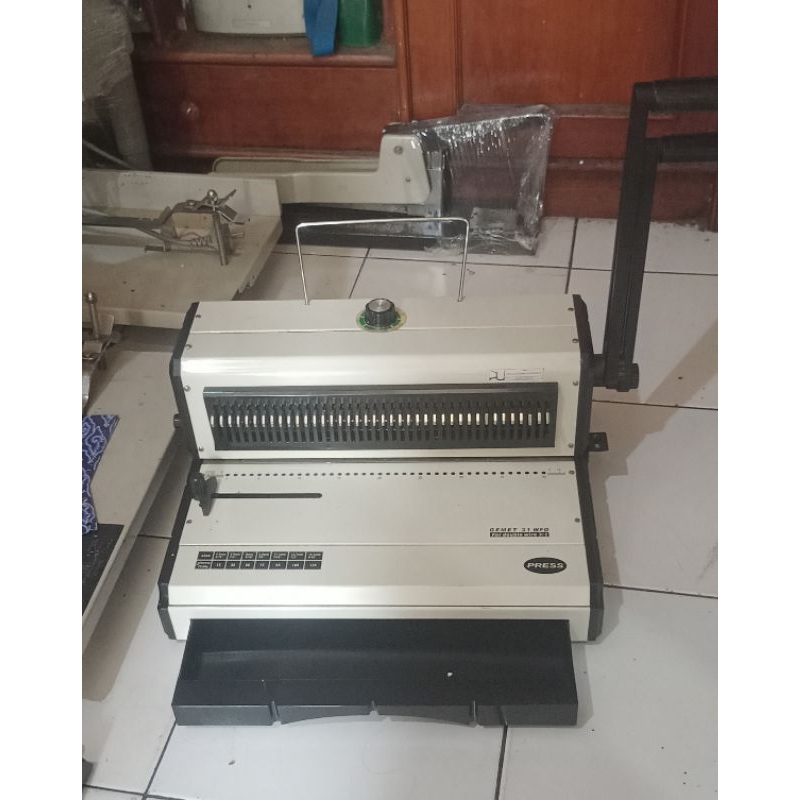 Jual MESIN JILID SPIRAL KAWAT LUBANG BULAT KECIL F4 | Shopee Indonesia