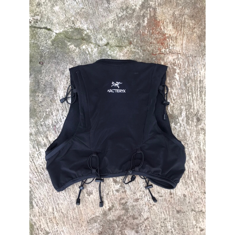 Jual Running Vest Black (Custom Patch Sablon Arcteryx) | Shopee Indonesia
