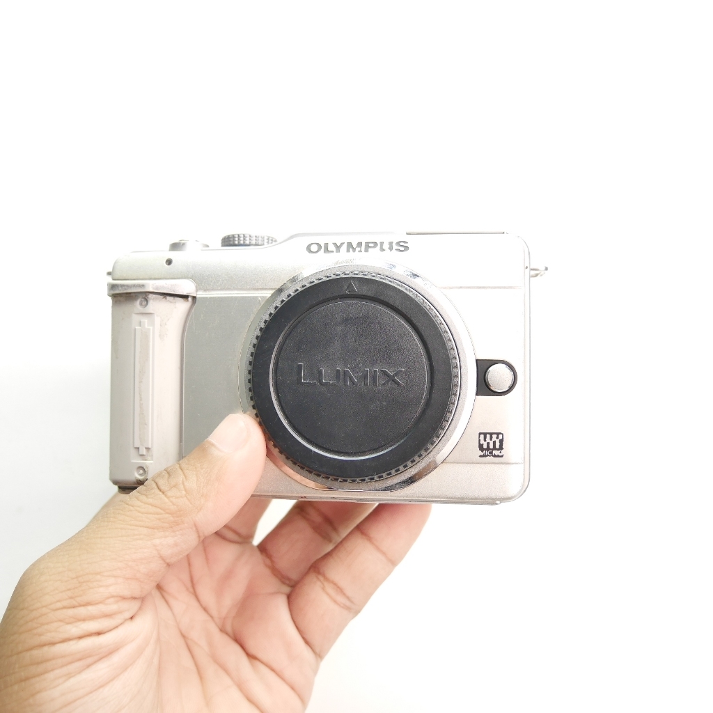 Jual OLYMPUS PEN E-P1 BODY ONLY PUTIH LENGKAP kode 6135 | Shopee Indonesia
