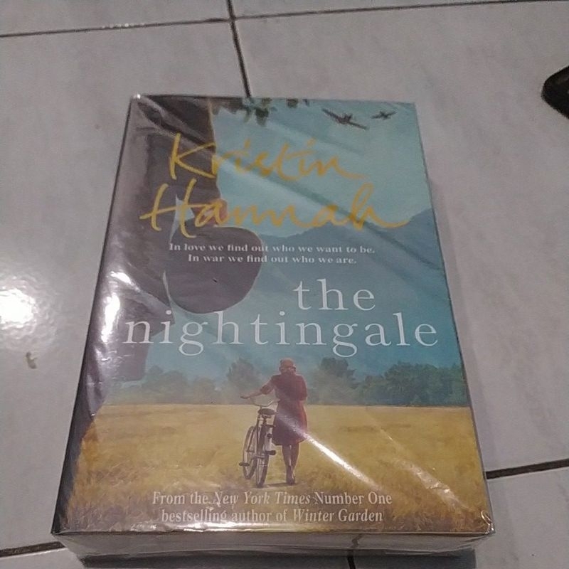 Jual The Nightingale by Kristin Hannah | Shopee Indonesia