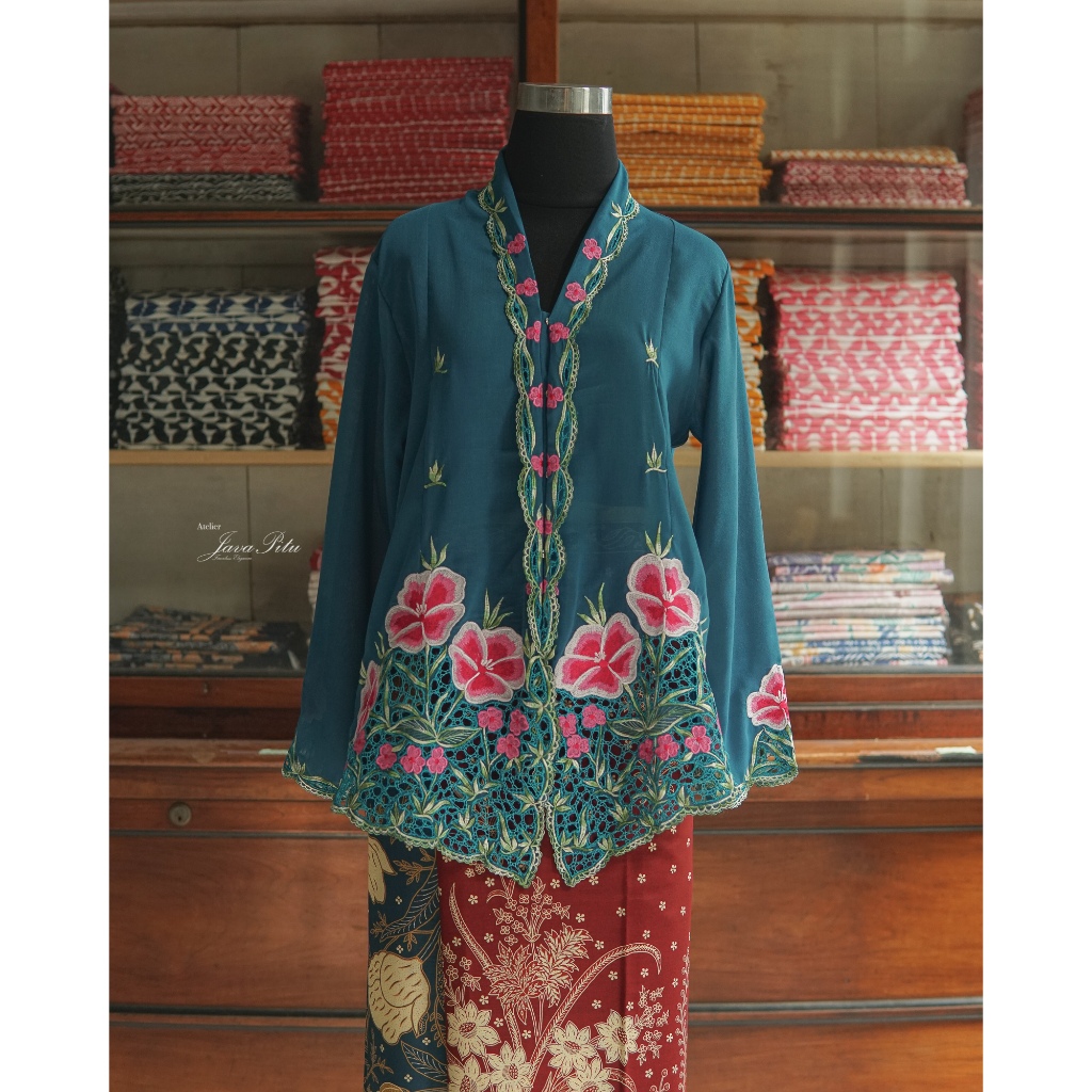 Jual JavaPitu - Kebaya Bunga Blue - Handmade Kerancang - 6360 | Shopee ...